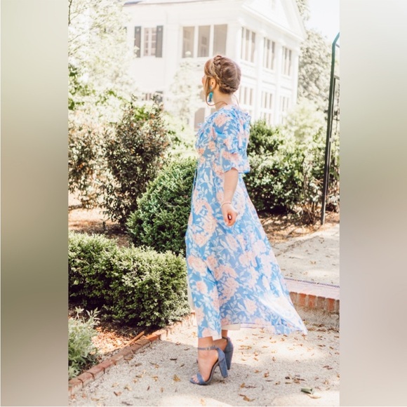 Gal Meets Glam | Dresses | Gal Meets Glam Shelby Blue Floral Maxi Dress ...